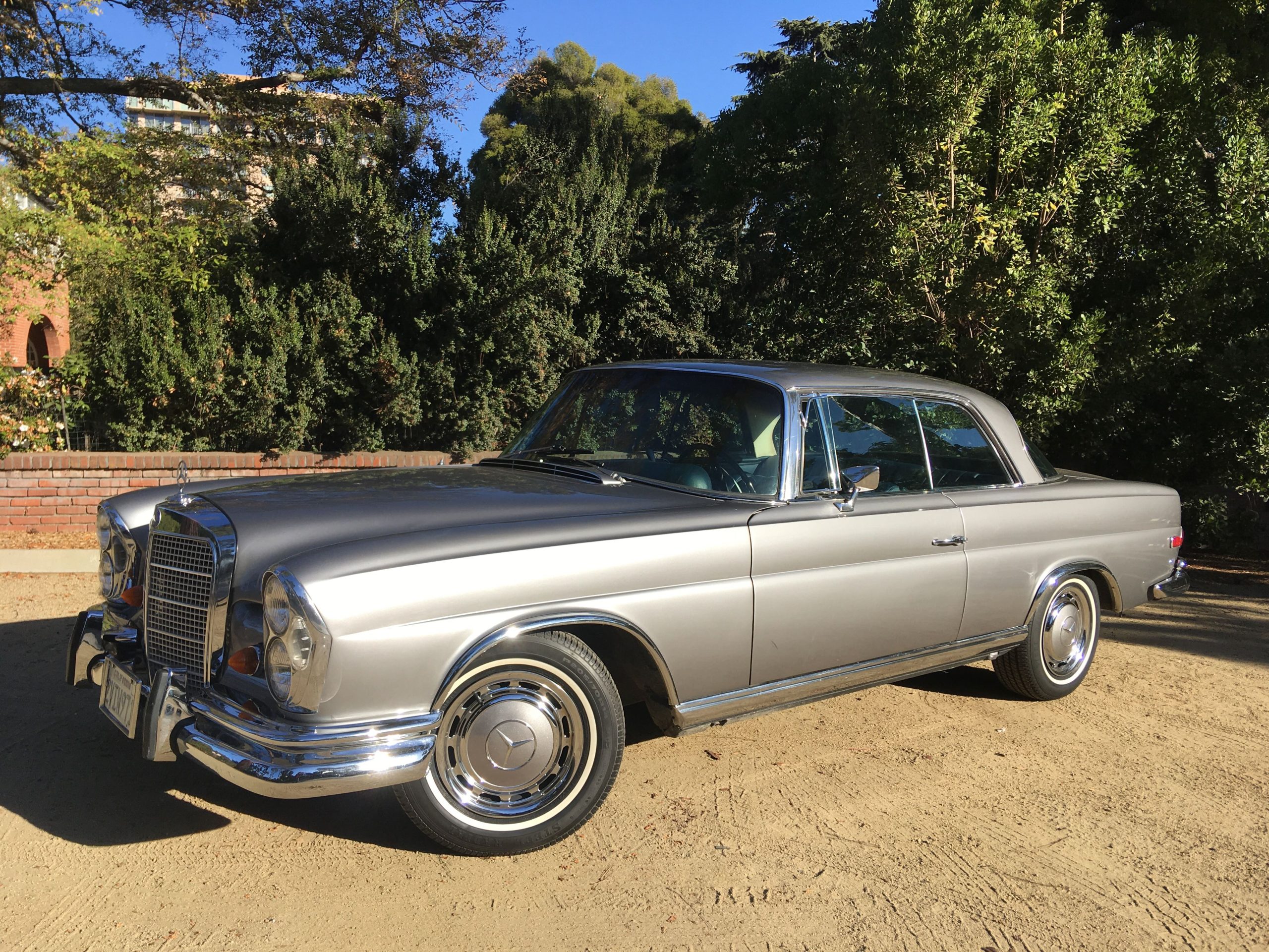 1968 Mercedes 280SE Coupe - Old Town Classics
